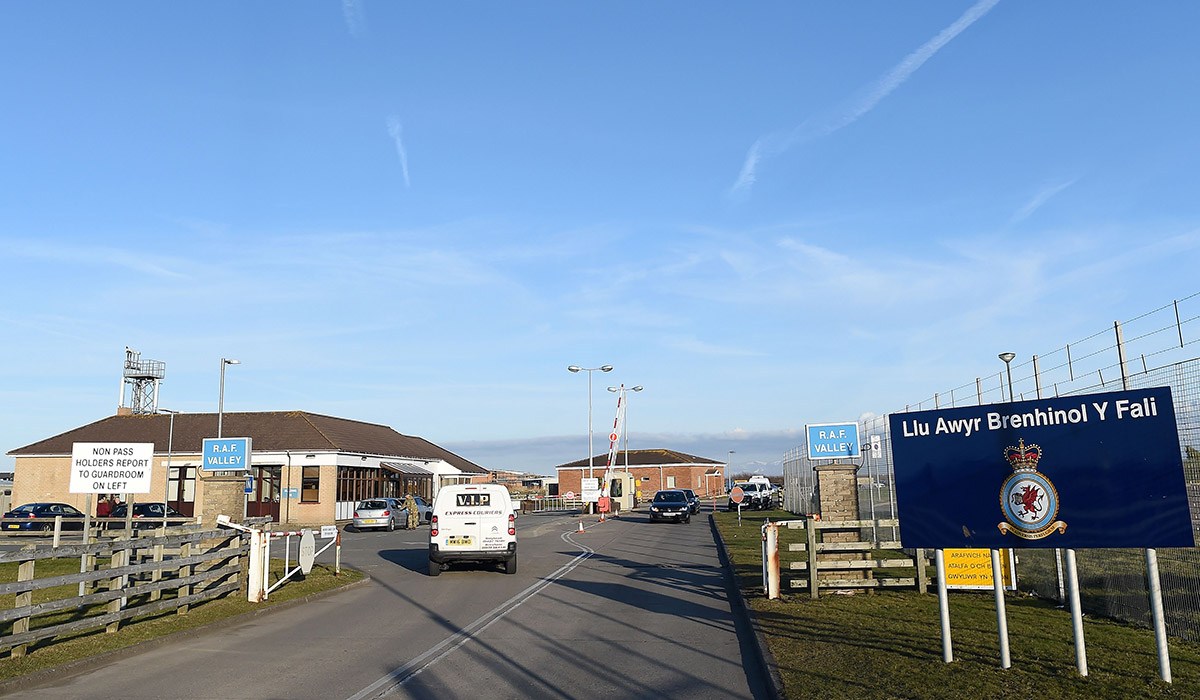 Major incident as two pilots eject from RAF training jet before crash ...