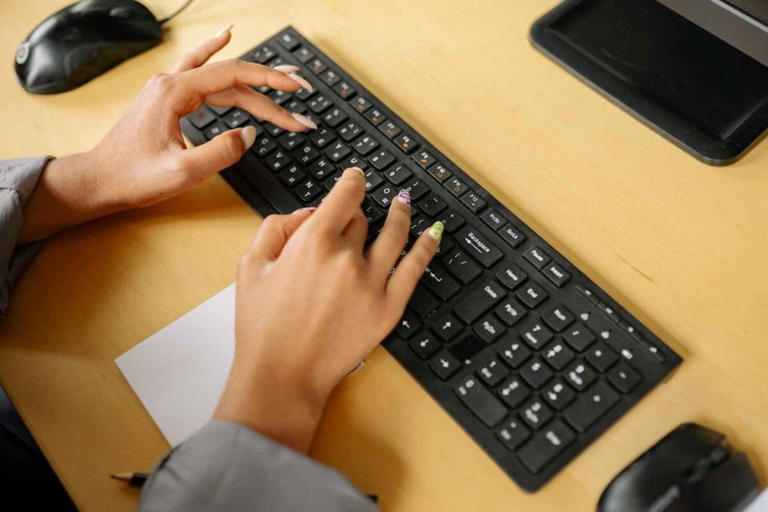 Mechanical keyboards that come in your budget and offer comfortable typing