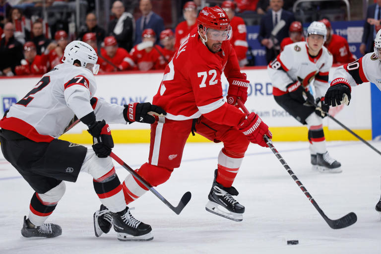 Larkin scores in return to lineup as Red Wings deal Senators 1st loss ...