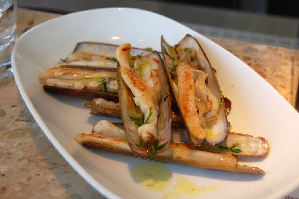 Washington’s razor clam digs start October 9, but only two of the four ...