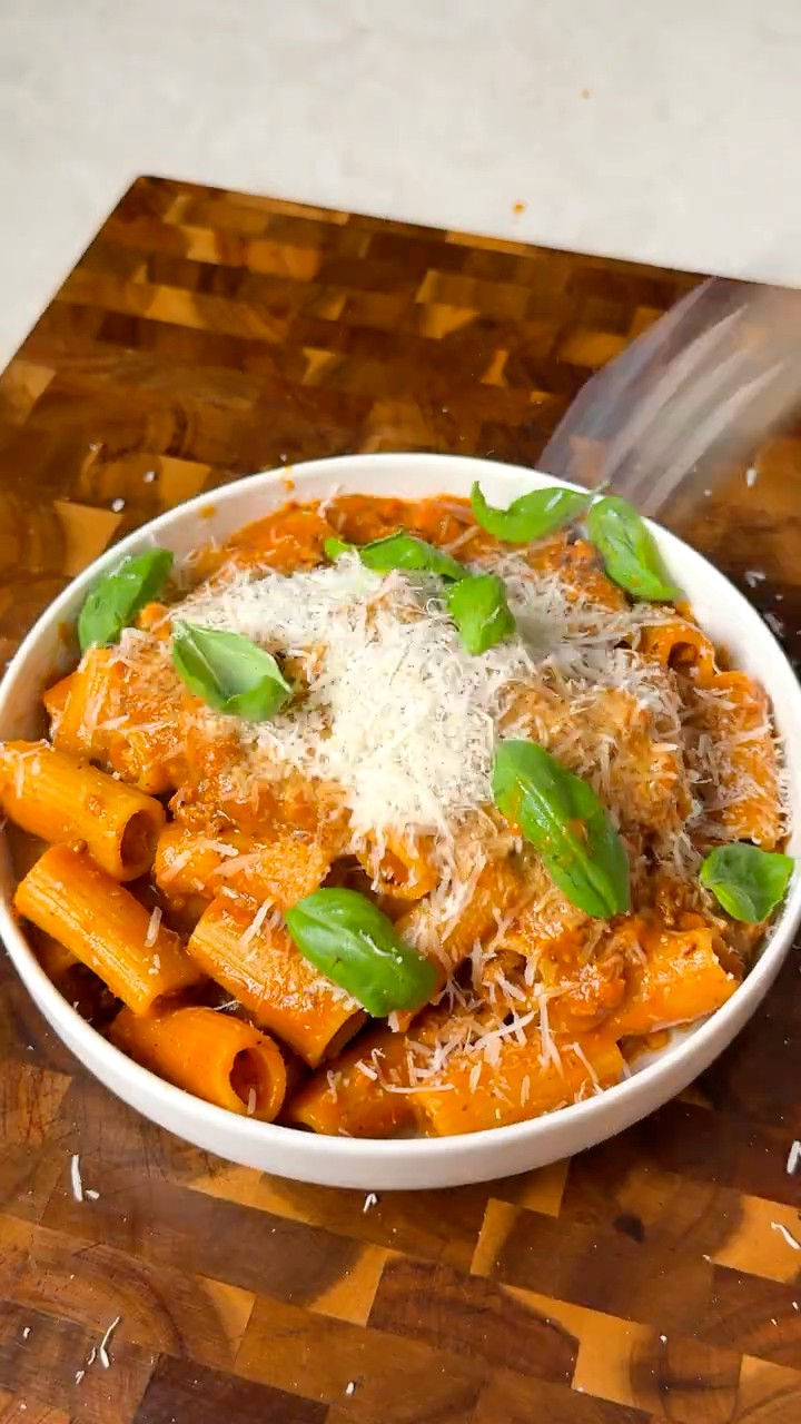 How To Make Roasted Red Pepper Pasta Turns Creamy Without Dairy