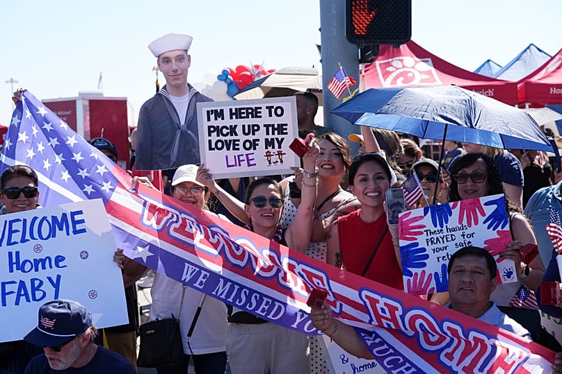 US aircraft carrier Abraham Lincoln returns to San Diego after record ...