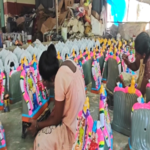 TN: Villupuram artisans race to meet Navaratri Golu doll orders amid ...