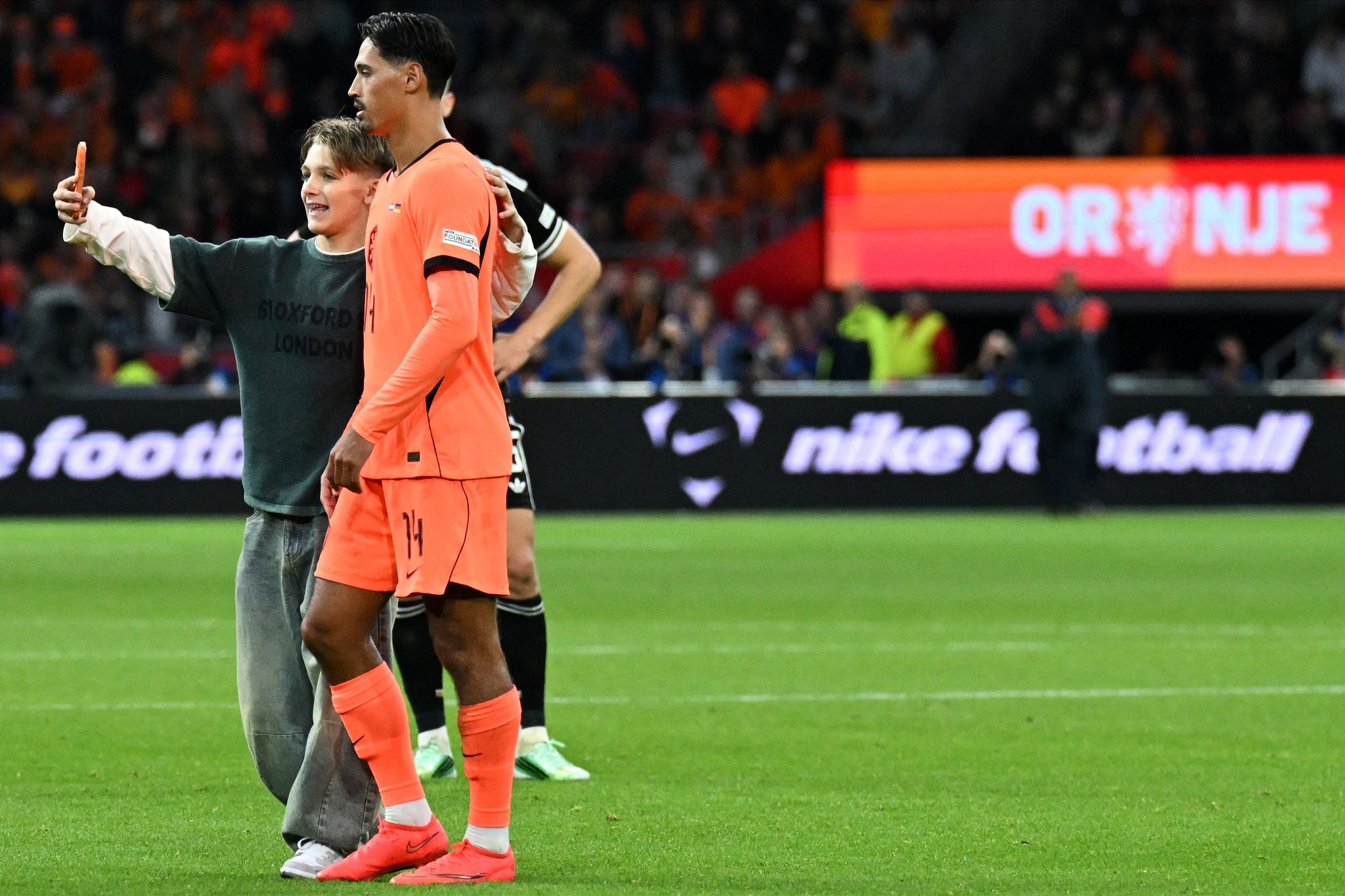 Five Year Stadium Ban For Dutch Teenager Who Took Reijnders Selfie