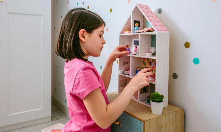 Parents turn back to traditional toys as screen-free Christmas presents ...