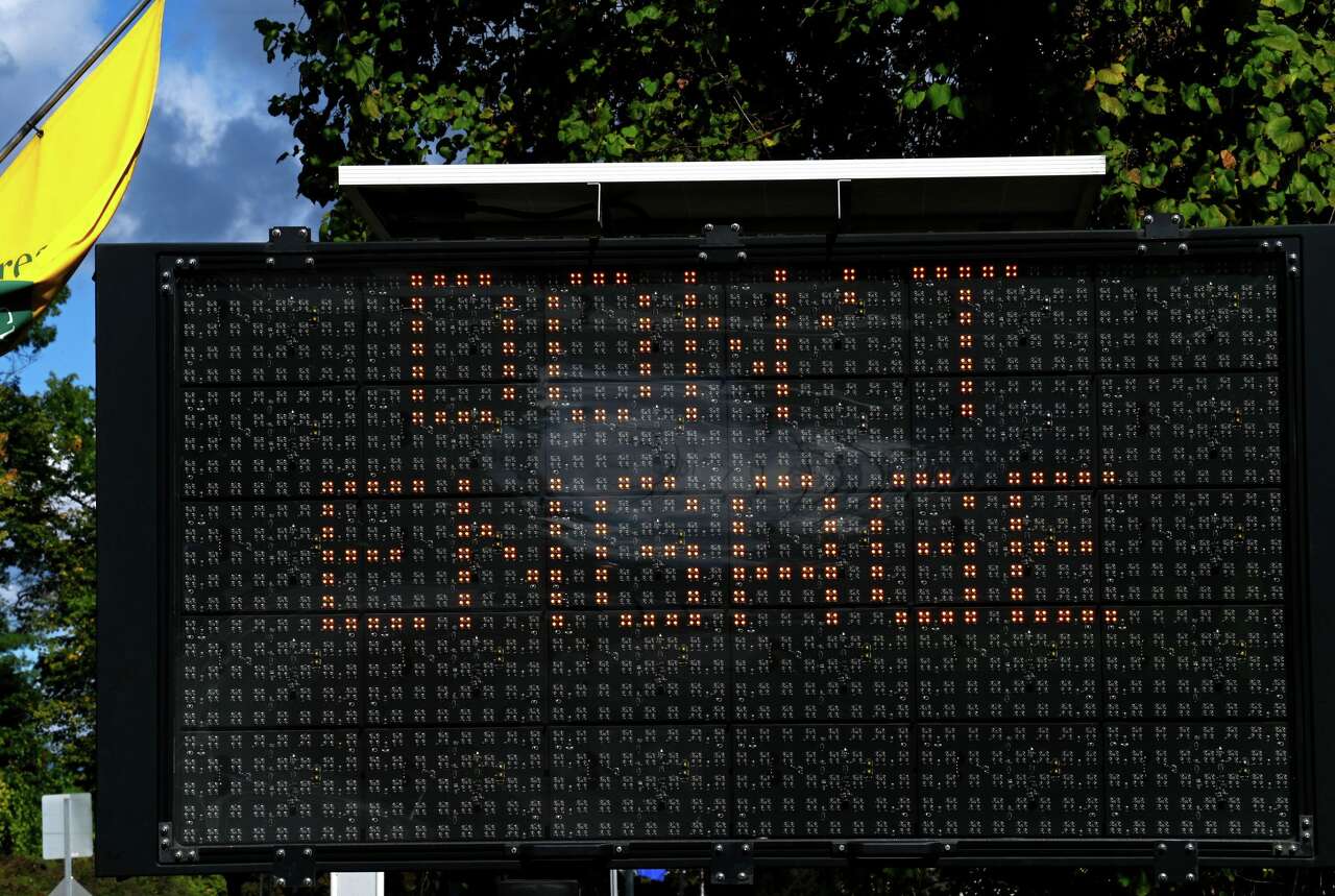 Signs urge drivers to ignore panhandlers in Saratoga Springs