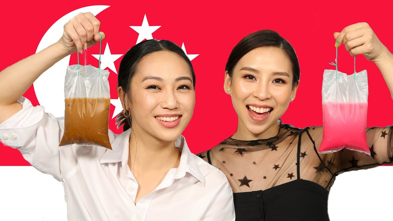 We try crazy Singapore street food 🍜