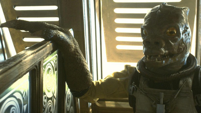 5 sci-fi costumes and props reused for completely different movies and ...