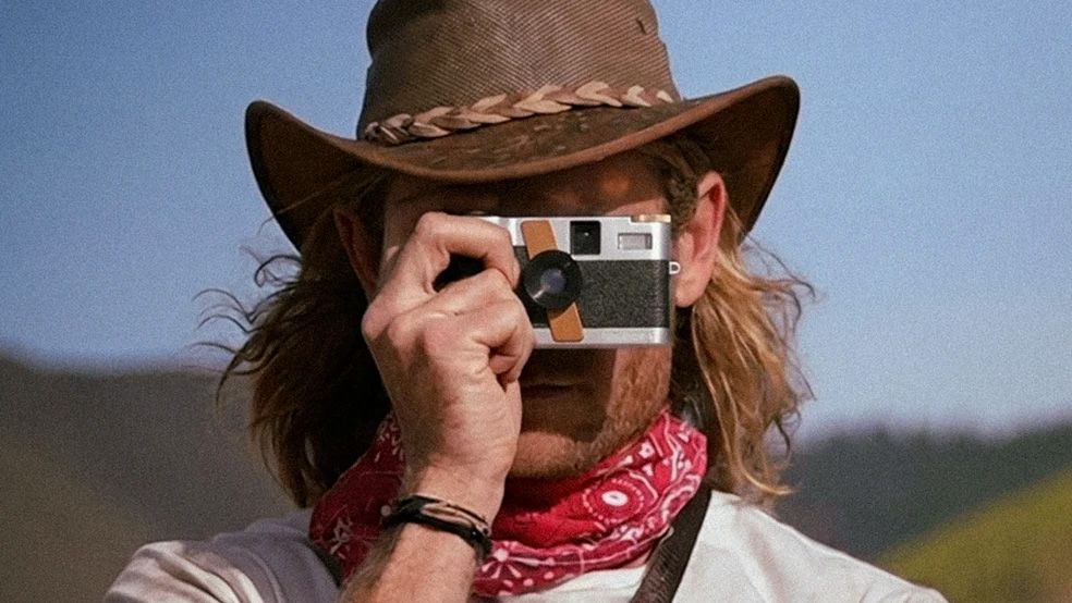 This new screen-free compact camera is inspired by half-frame film ...