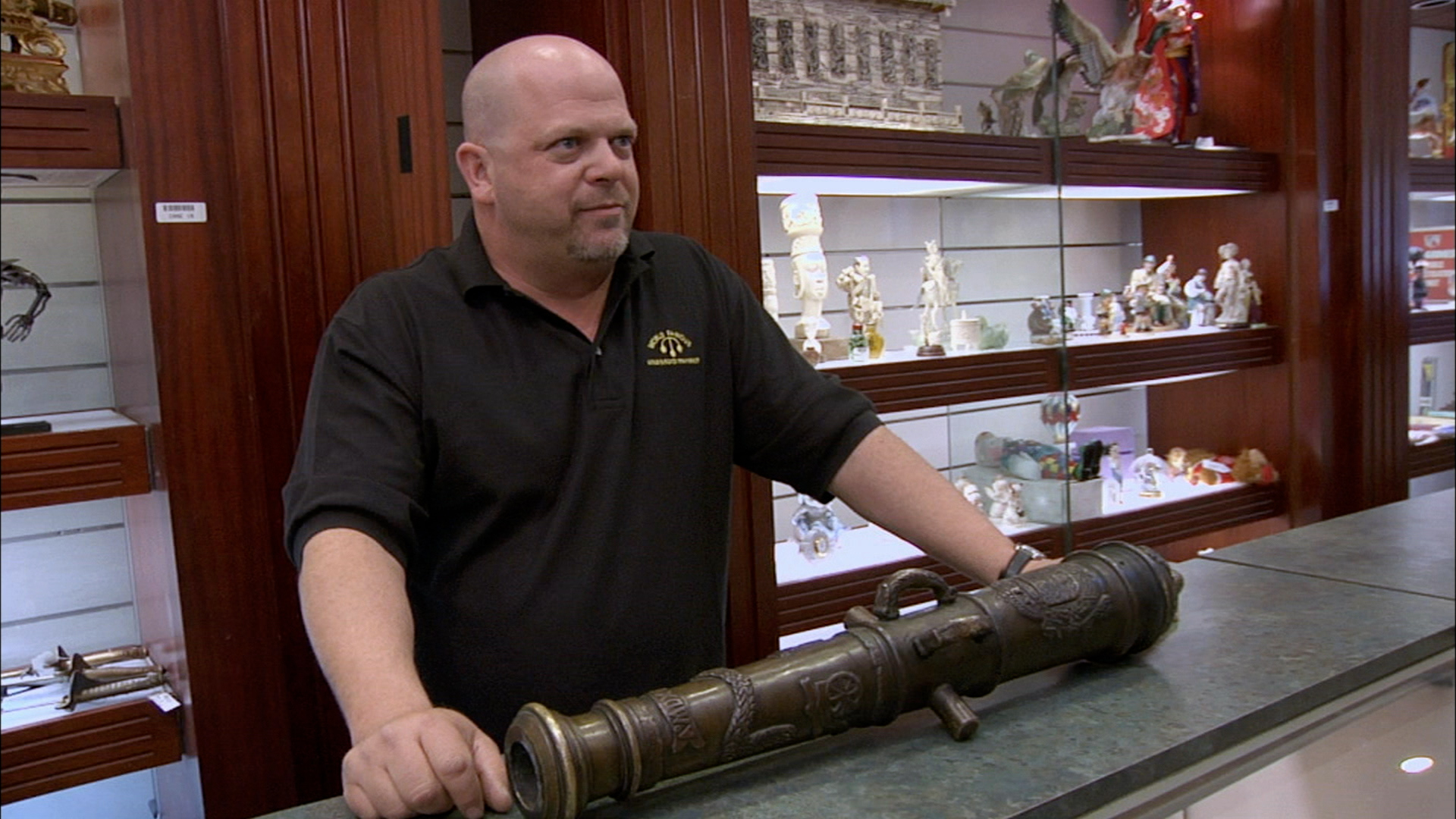 Suspicious bronze cannon is not what it seems | Pawn Stars