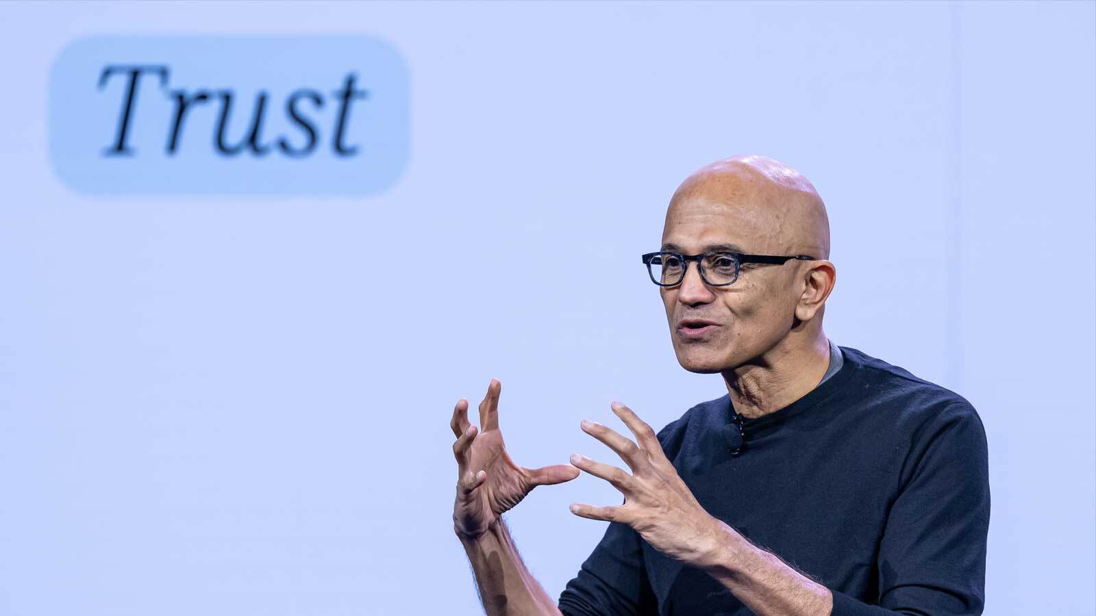 Windows 11 wallpaper app is acting like adware for Bing