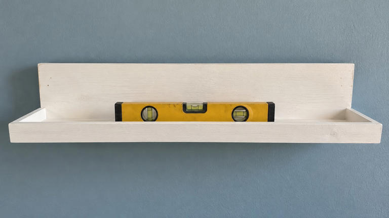 5 mistakes that make DIY picture ledges tilt