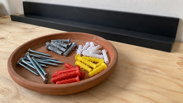 5 mistakes that make DIY picture ledges tilt