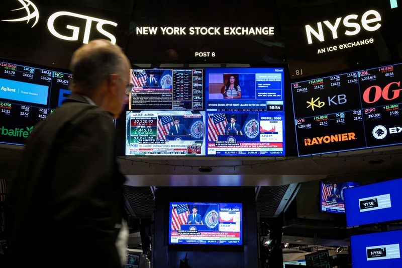 Nasdaq climbs over 1% as AI-linked stocks recover ahead of key earnings