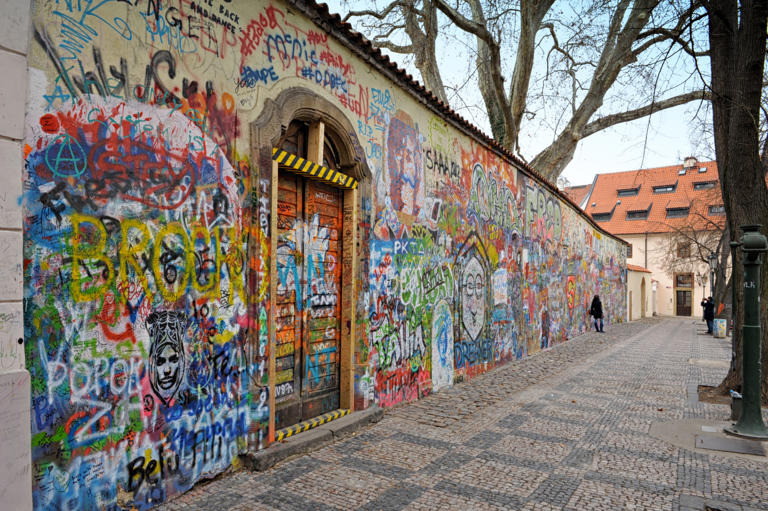 12 of the most famous walls in the world