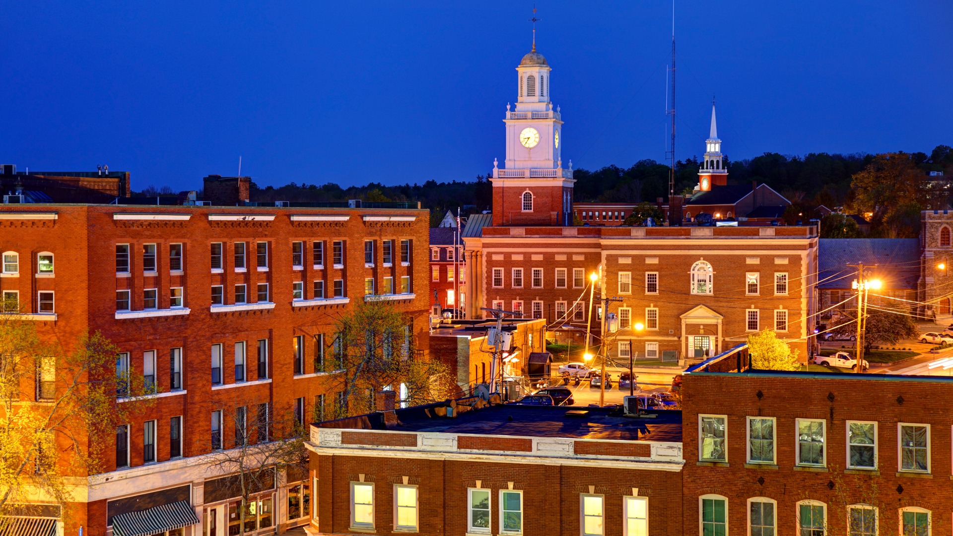 50 Best Retirement Towns for the Upper Middle Class