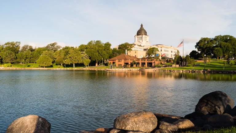 9 states with no income tax — lower your tax bills by moving to these ...