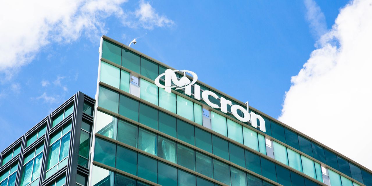 Micron’s stock is down 8% this week. These analysts see an opportunity ...