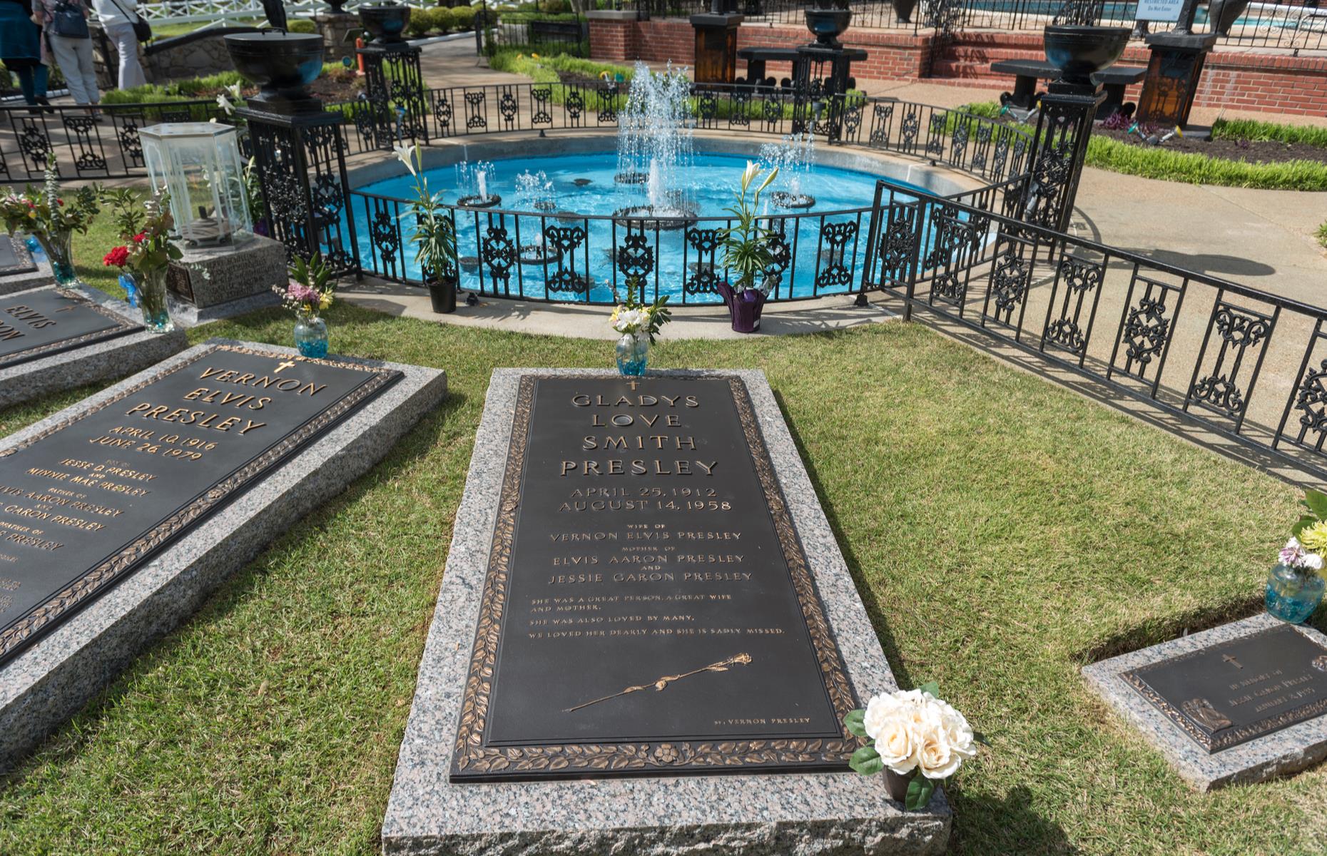 Fascinating graves where your favorite stars are laid to rest