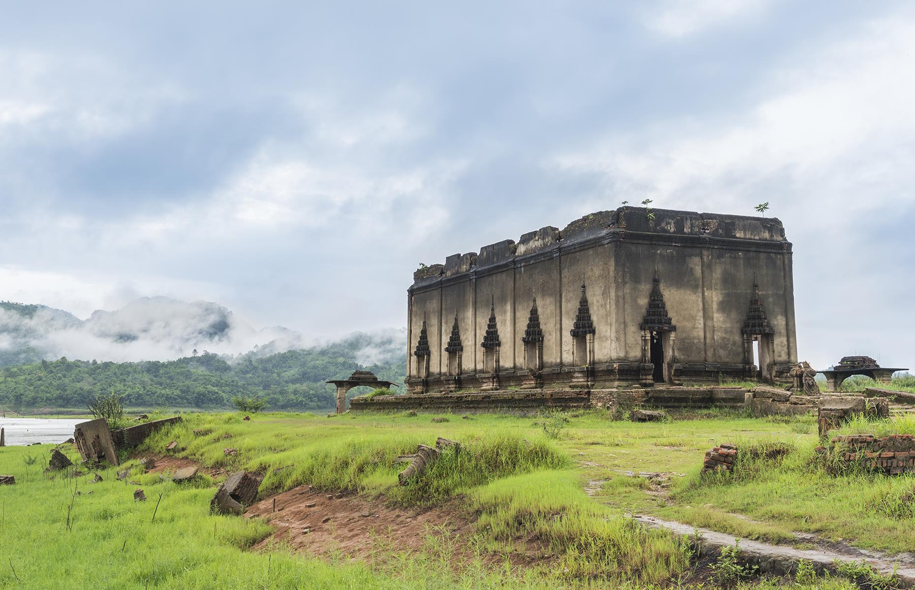 Incredible monuments that reappeared after years underwater