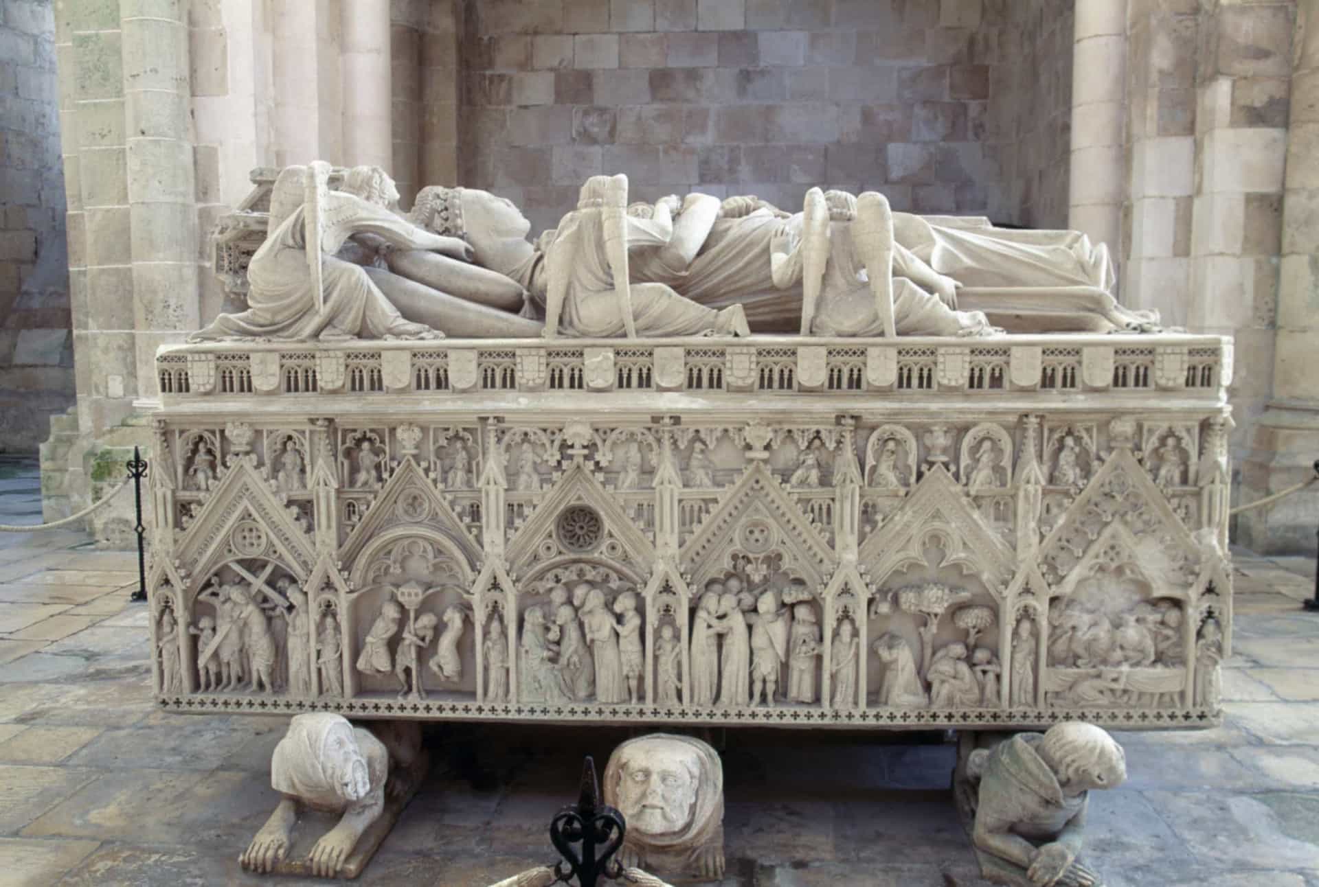 The tragic love story of a posthumous queen