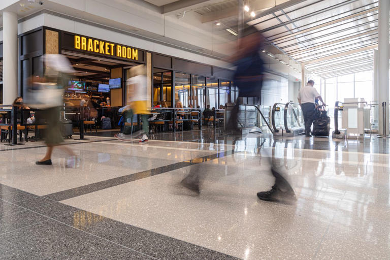 A Traveler’s Guide to Restaurants at Dulles International Airport (IAD)