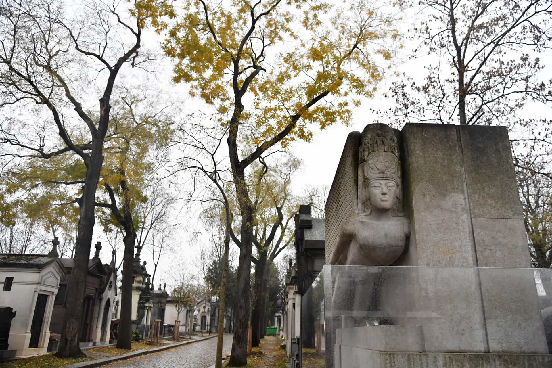 Spectacular gravesites of famous people