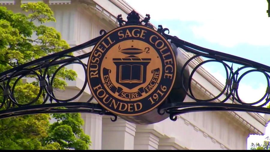 Russell Sage welcomes over 100 former Saint Rose students