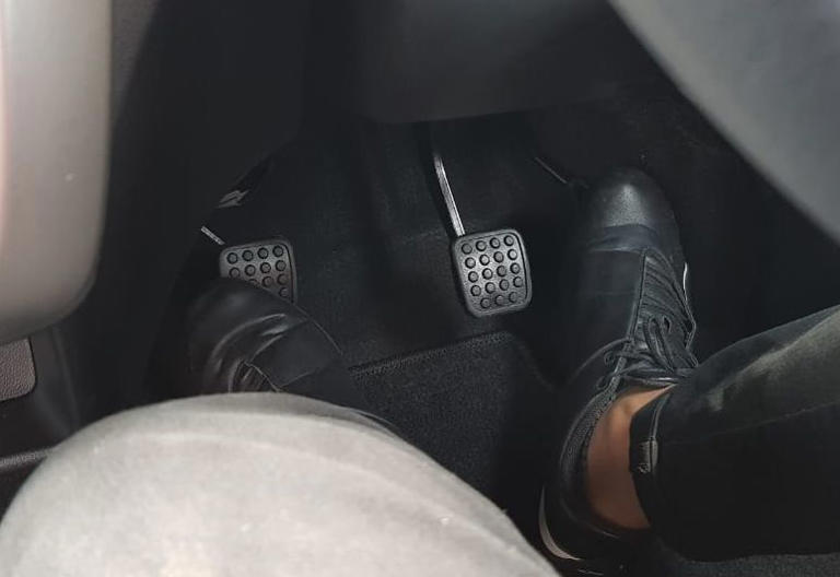Jangan asal pilih karpet mobil, waspada kejadian seperti ini