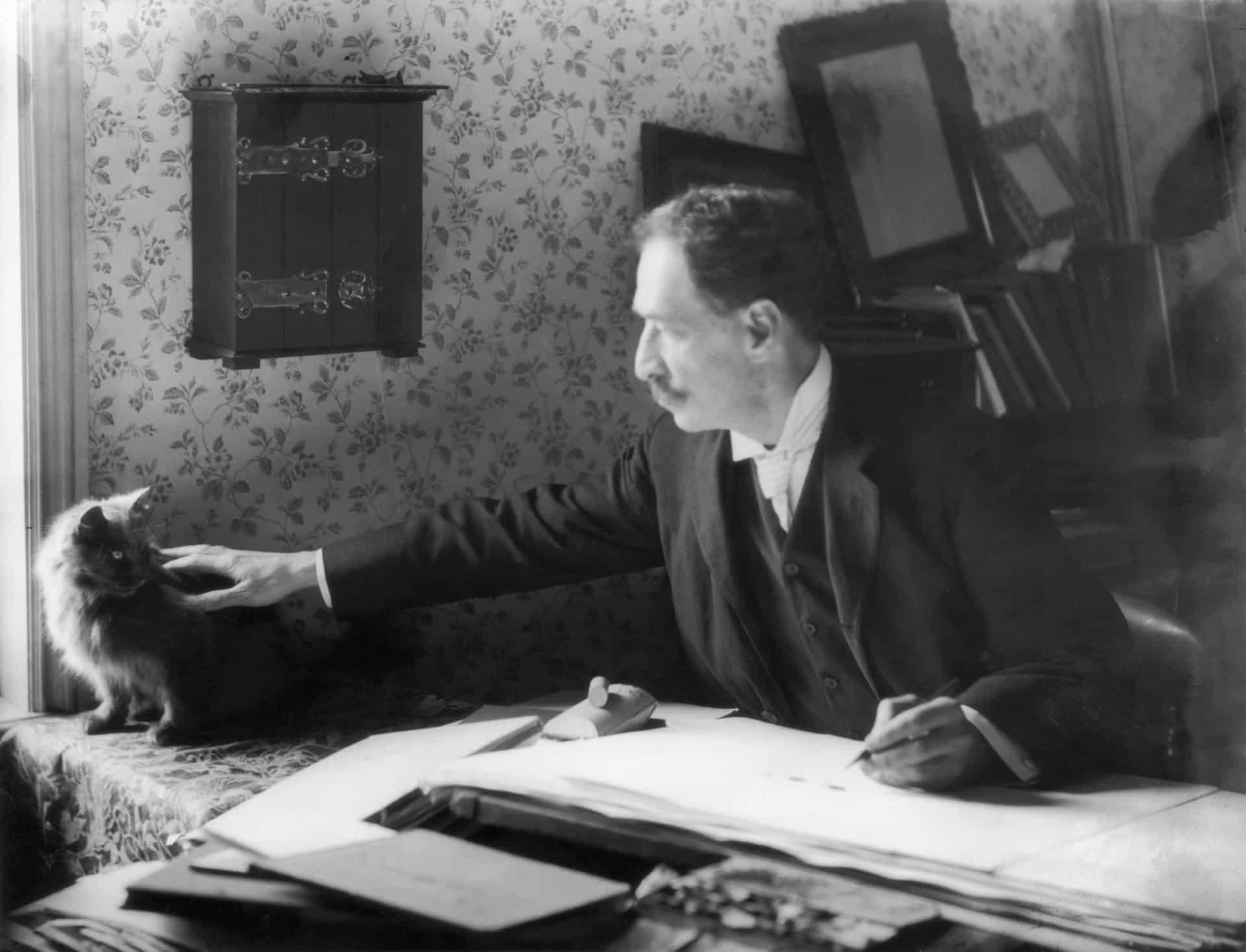 Celebrity siblings that fame forgot