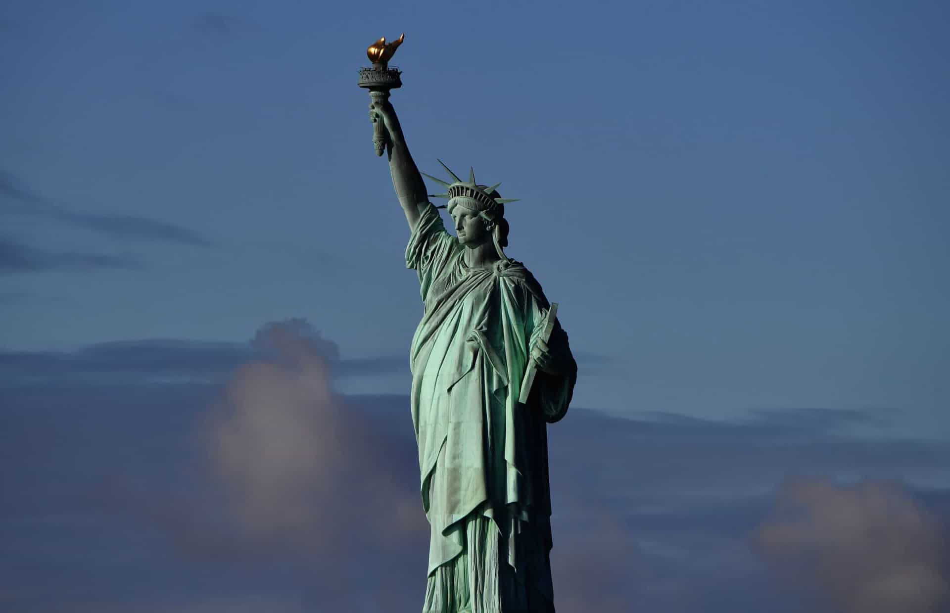 Secret messages hidden in famous statues