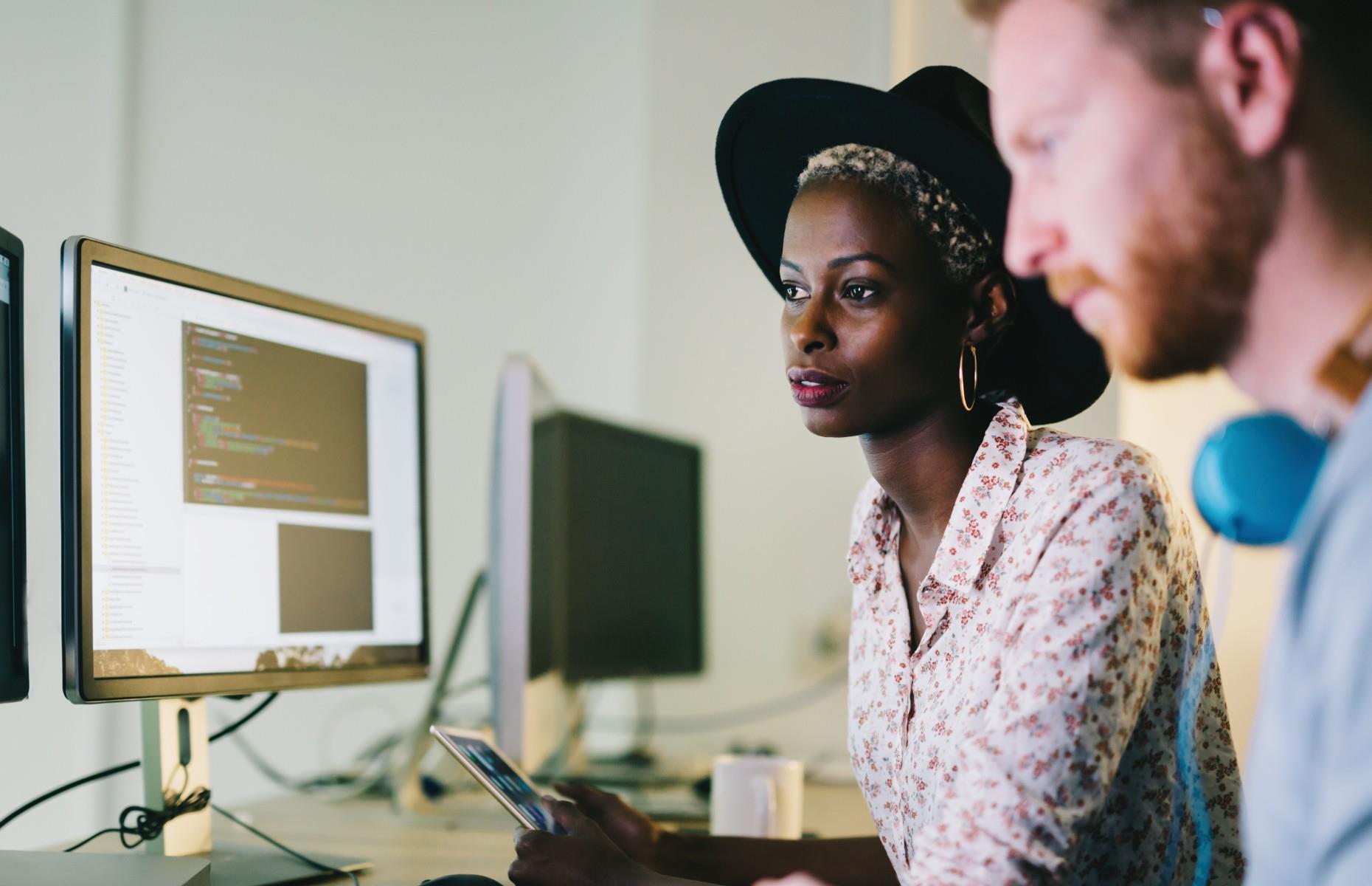 22 Easy Workplace Hacks To Make You Stand Out