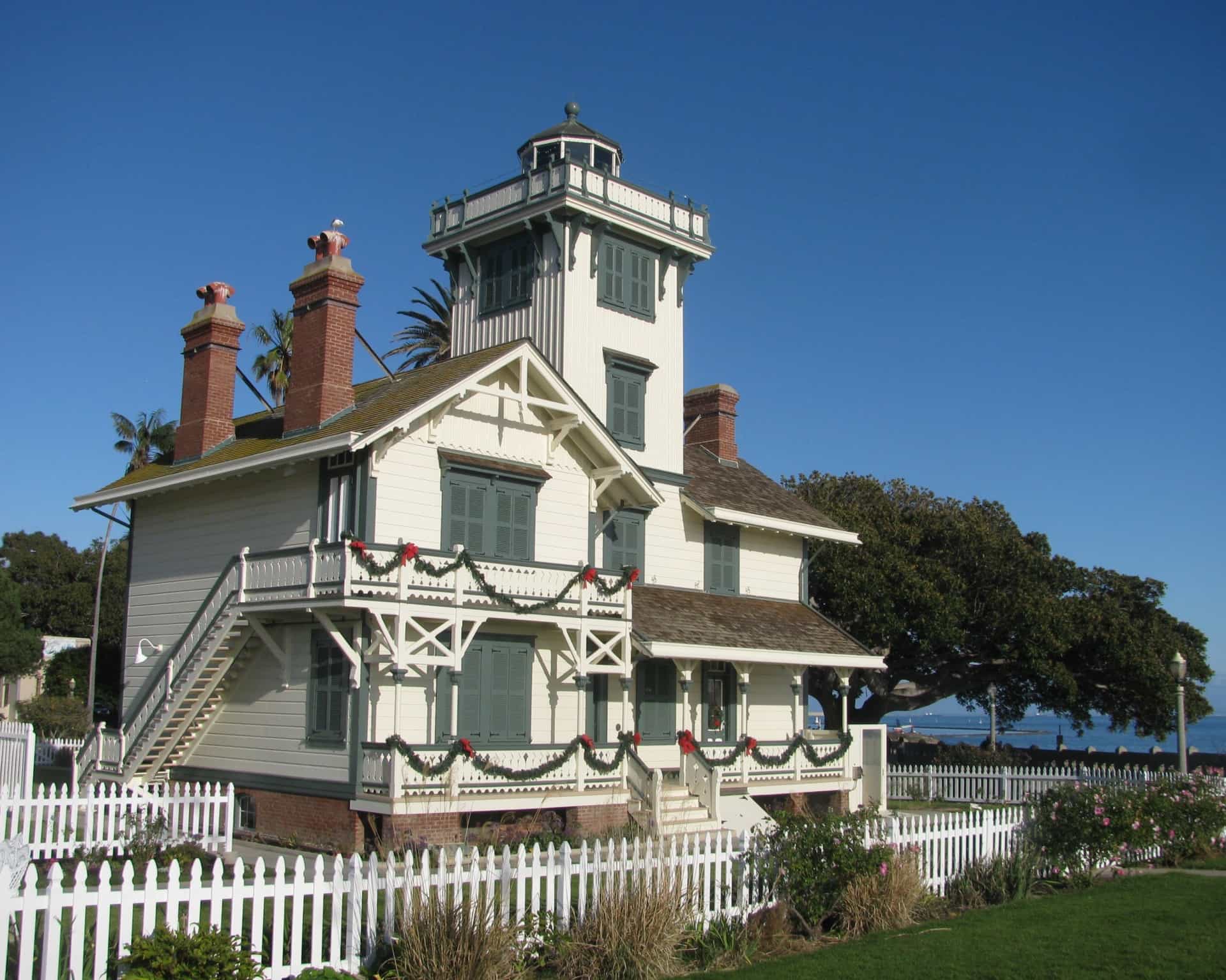 The best and brightest: the most beautiful and iconic lighthouses in ...