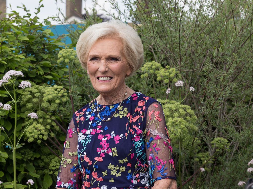 Mary Berry proves sparkles are for summer, too, as she arrives at ...