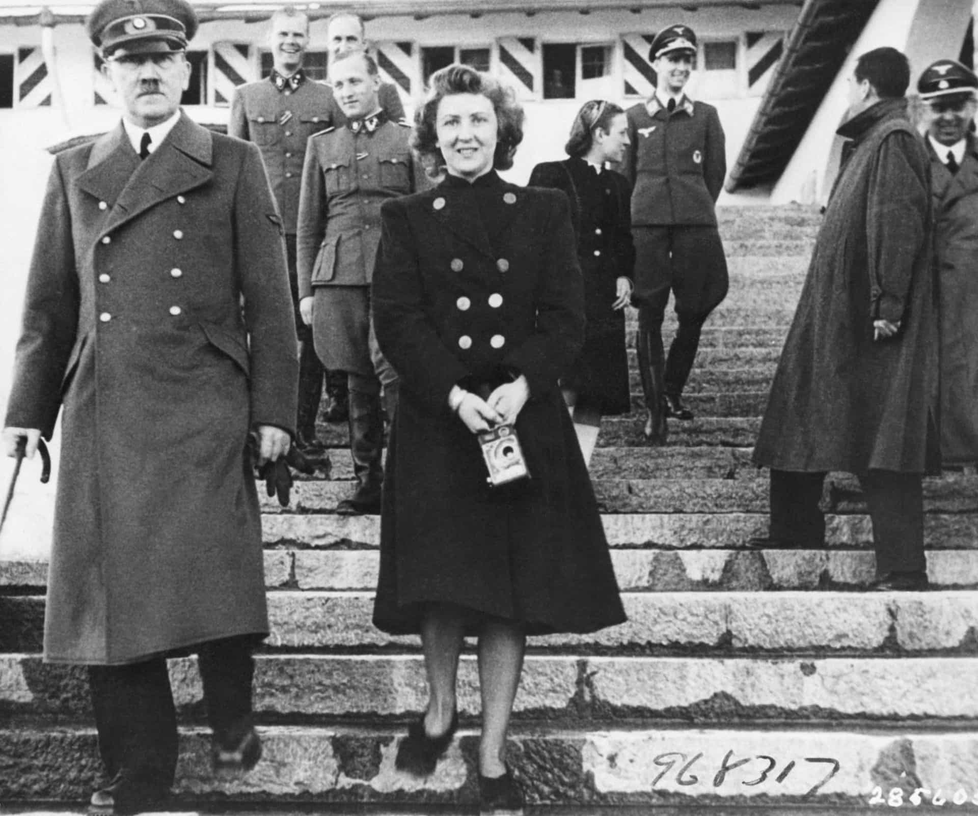 As mulheres por trás dos ditadores mais temidos da história