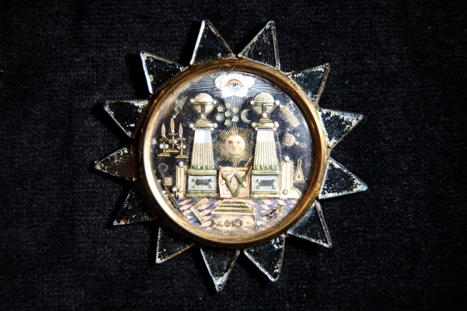 Decoding the symbolism of Freemasonry