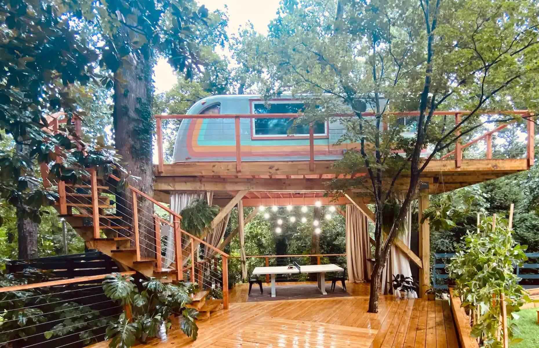 25 Tremendous Treehouse Homes In America That You Can Actually Stay In