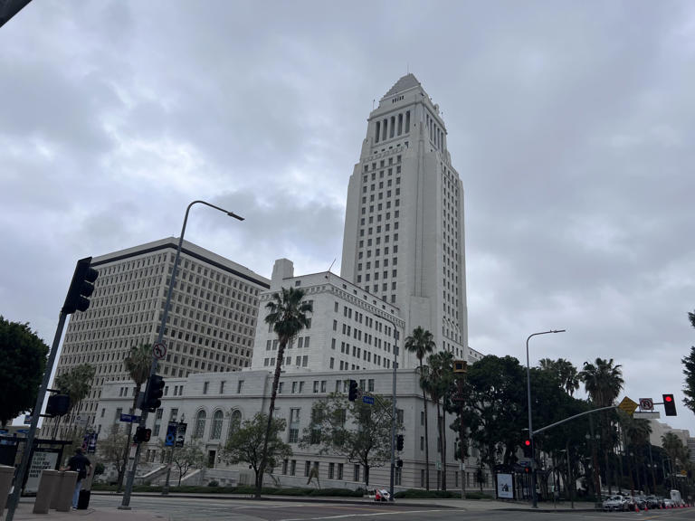 City approves wage increase for tourism workers