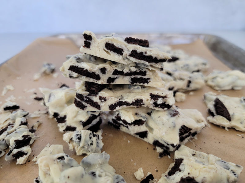 Easy 2 Ingredient Oreo Bark Recipe