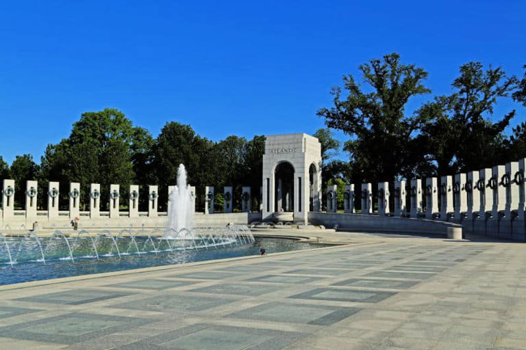 Complete Guide to World War 2 Memorial