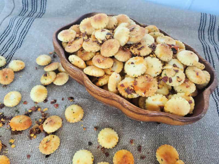 Easy Spicy Oyster Cracker Recipe