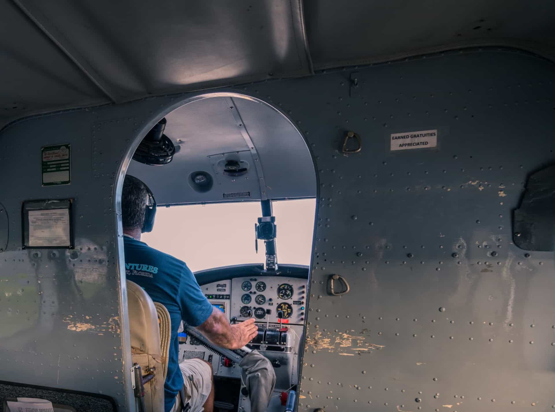 How to land a plane in an emergency