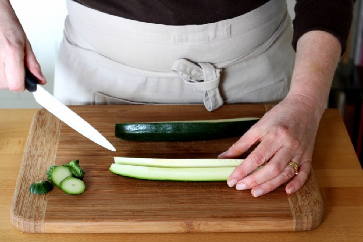 Patatine di zucchine, la ricetta semplice ed irresistibile per mangiare ...