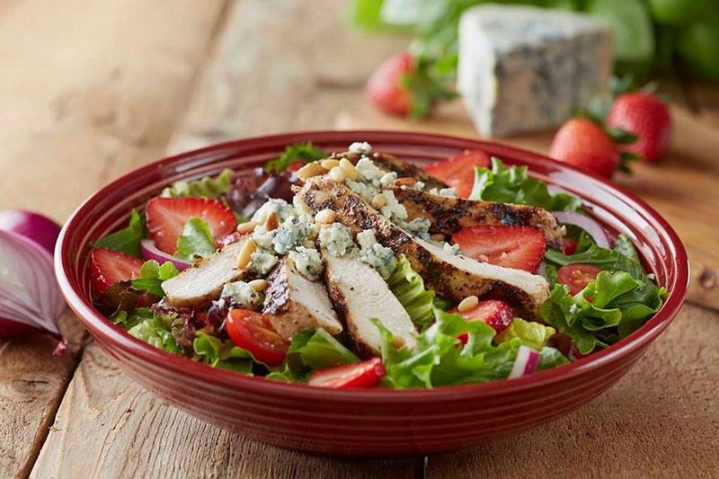 The #1 Healthiest Menu Option at 40 Popular Restaurants