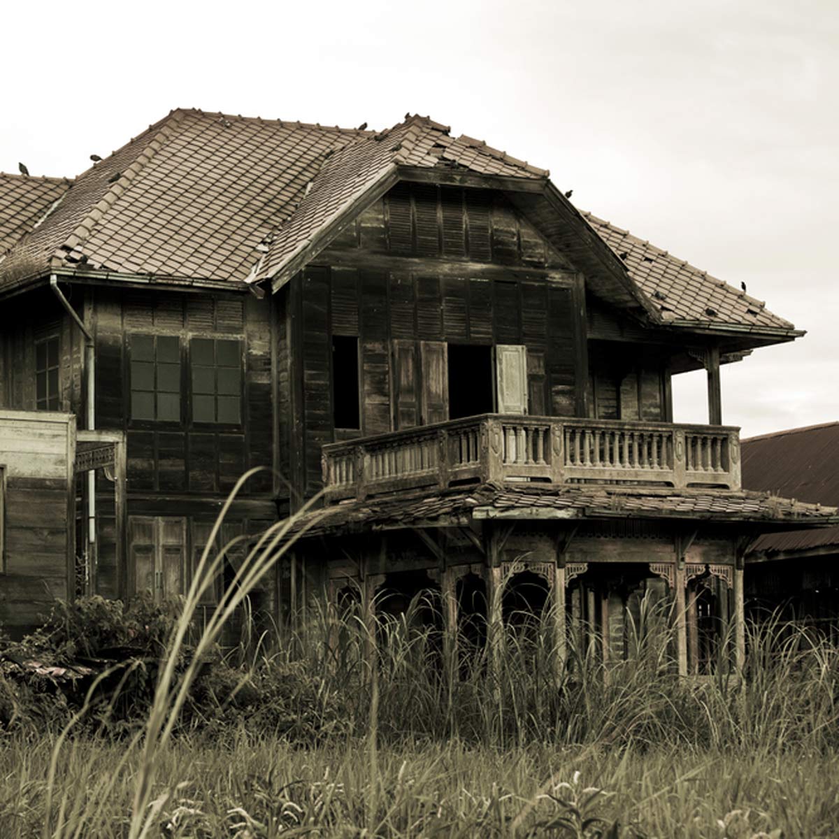 50 Abandoned Houses That Are Begging to Be Restored
