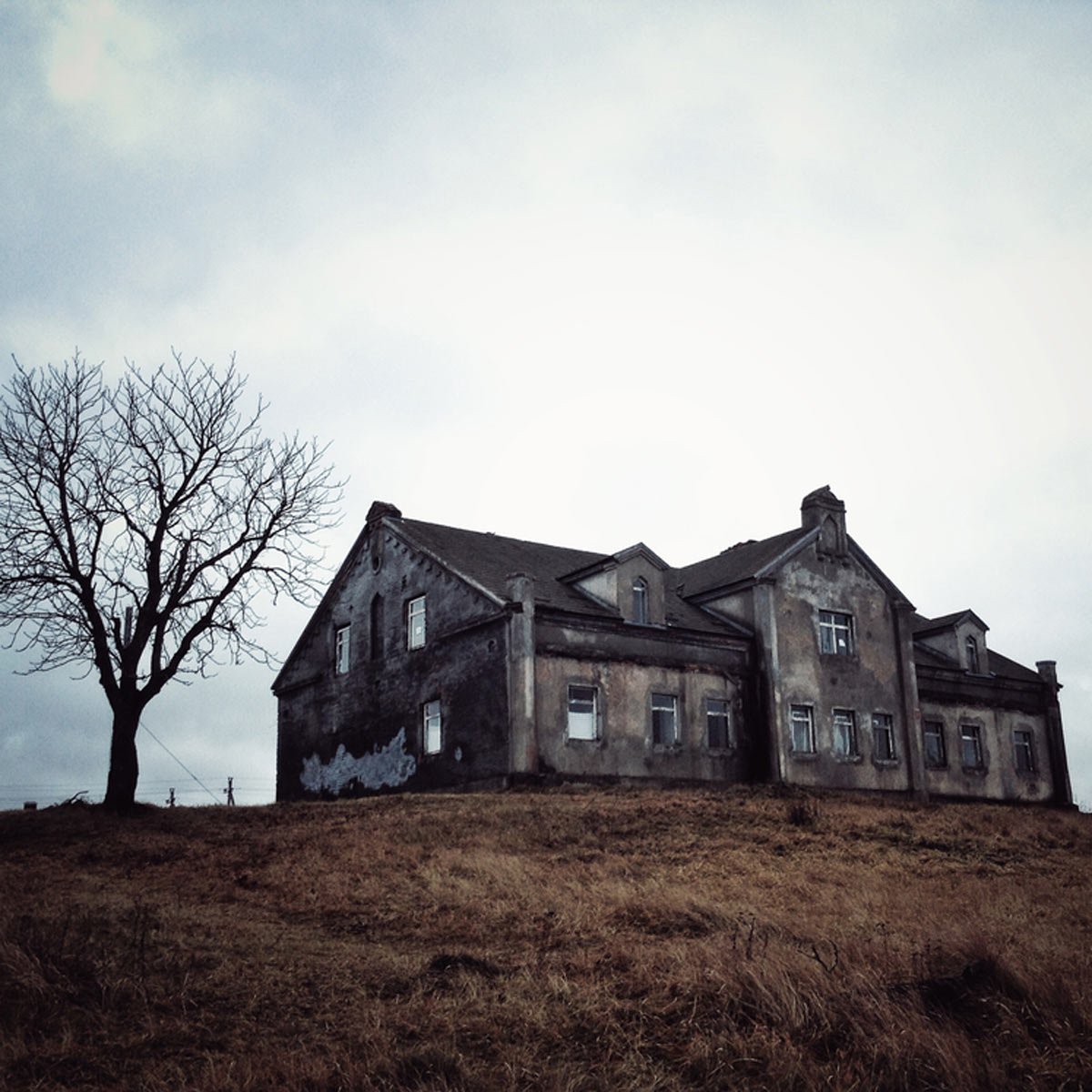 50 Abandoned Houses That Are Begging to Be Restored