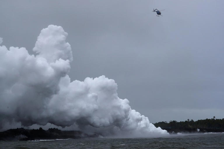 Hawaii helicopter evacuation readied as new lava stream hits ocean