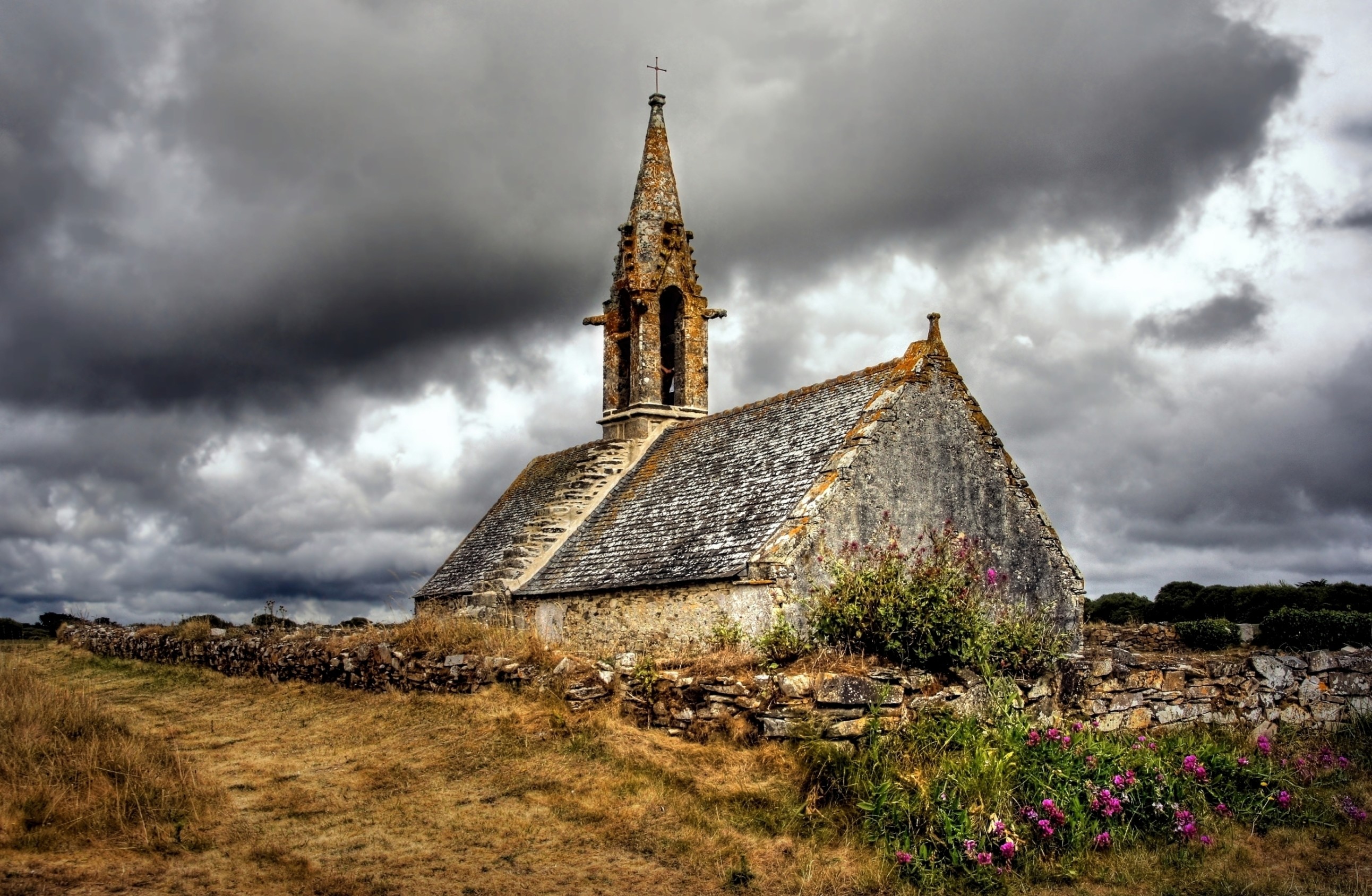 The world's most evocative abandoned churches and chapels
