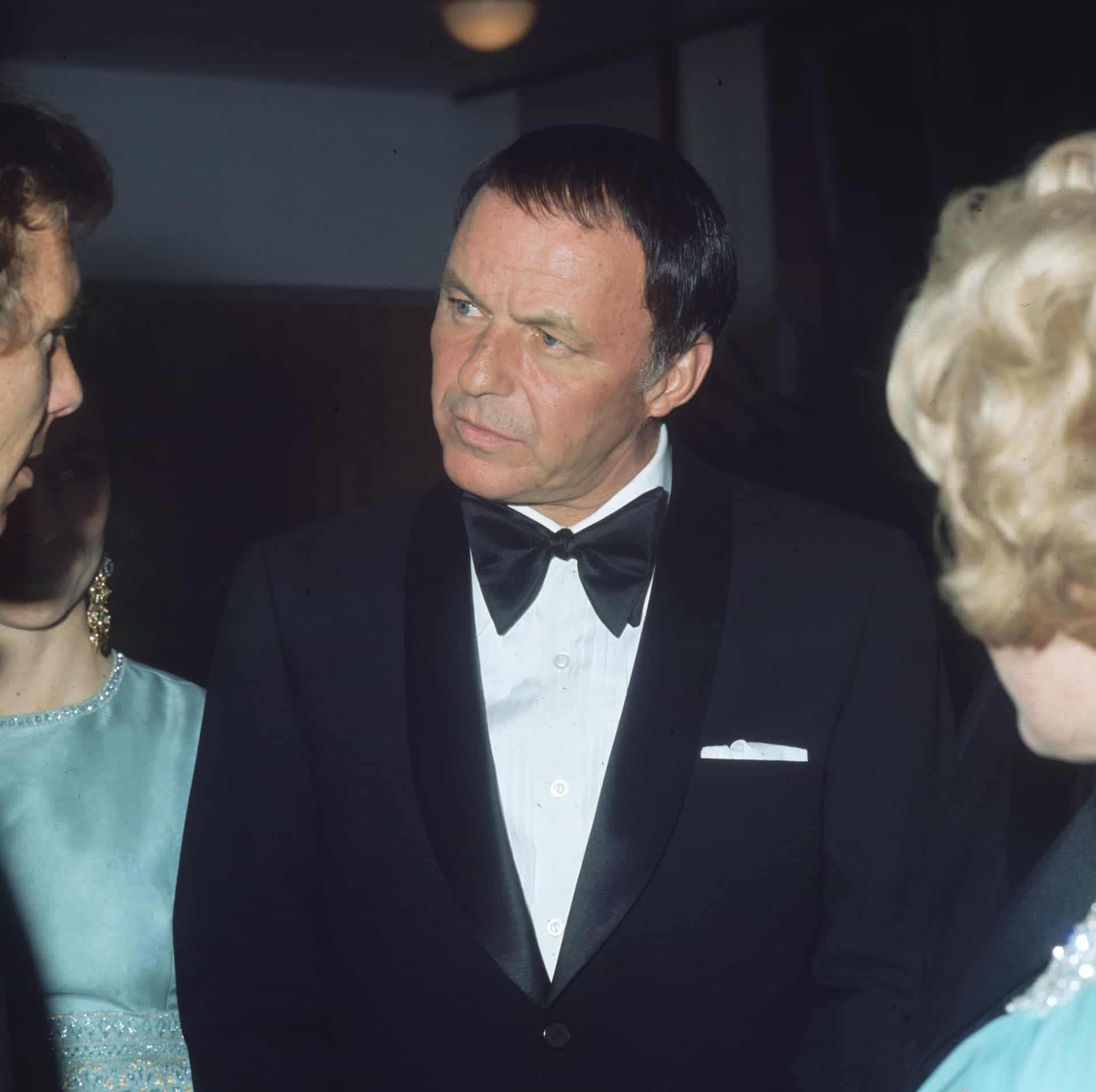 Ol' Blue Eyes: Frank Sinatra behind the scenes