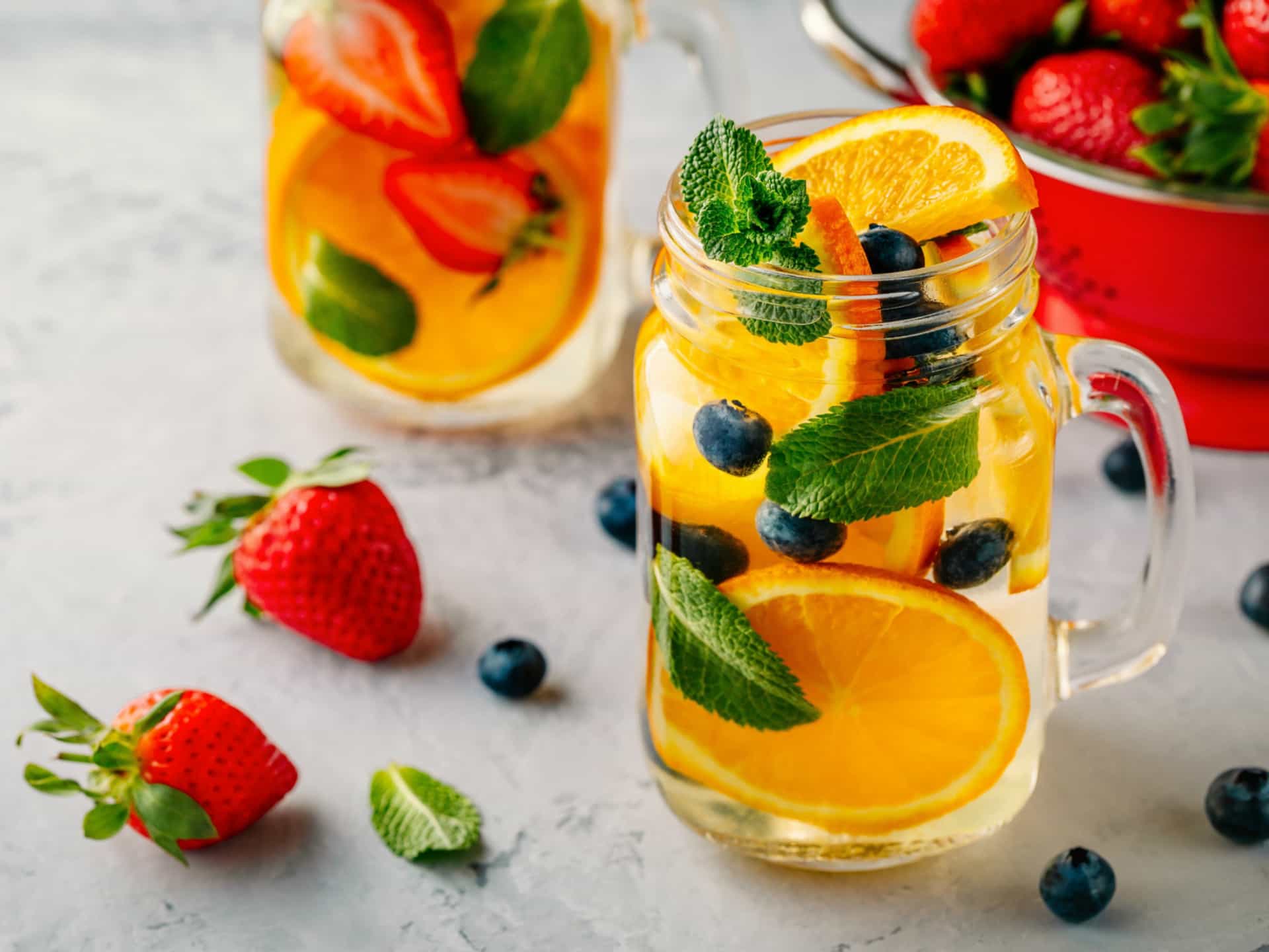 What goes into the ultimate picnic basket?